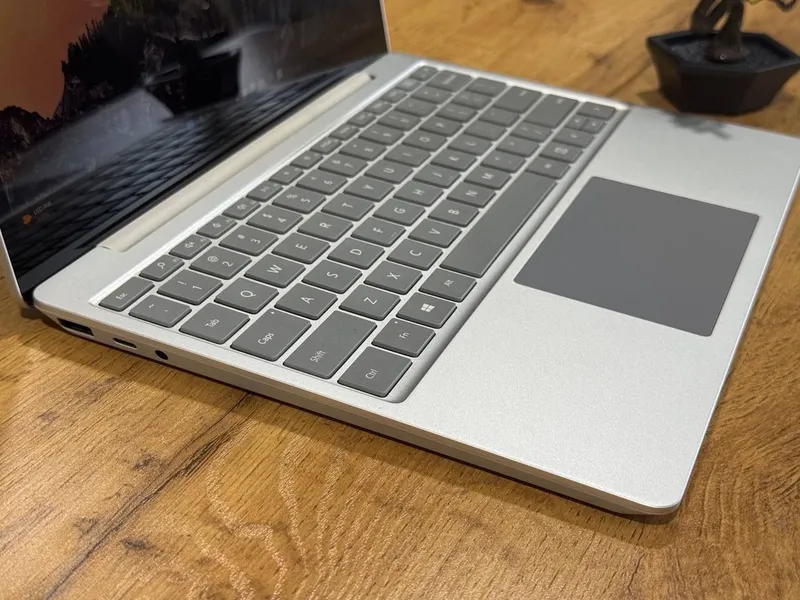 Sensor Microsoft / i5-11-Avlod / 16 GB / 256GB SSD - BirBir